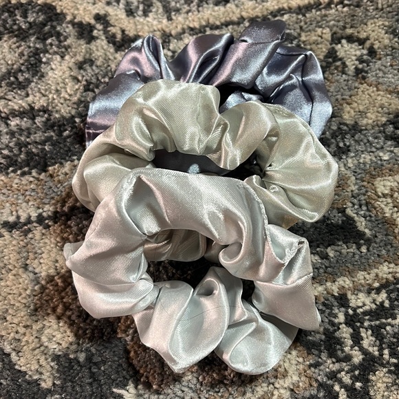 Princess Polly | Accessories | Free With Purchase Nwot Gray Silver ...